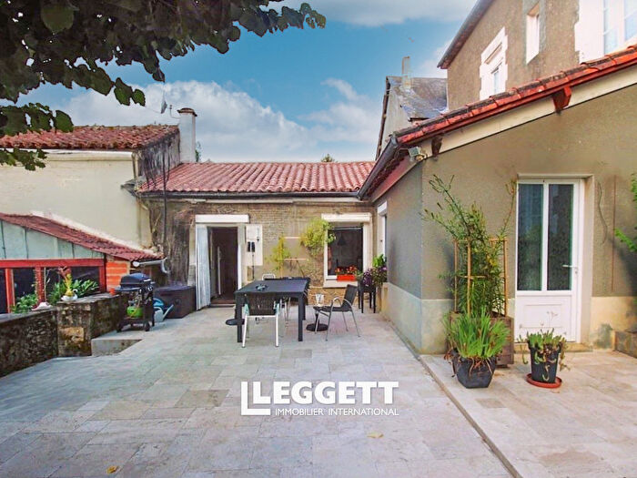 Maison 20 pièces à Mouilleron-en-Pareds, à vendre