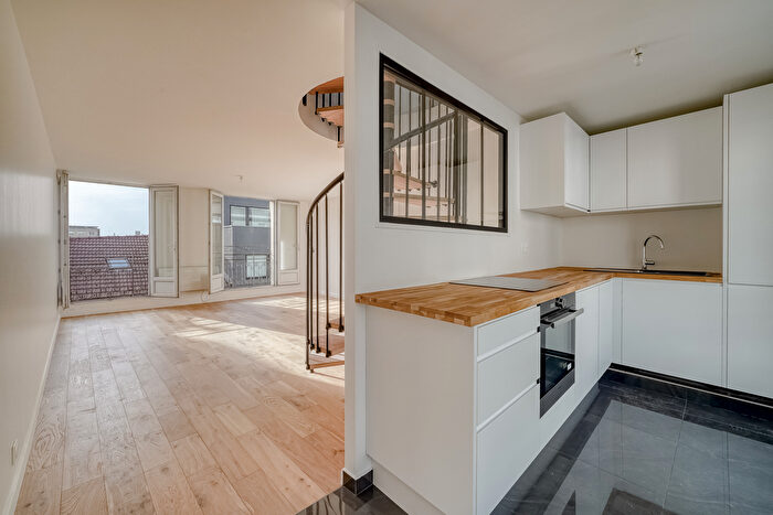 Appartement à vendre - Paris e , Barbès, Château Rouge - 4 pièces - 3 chambres