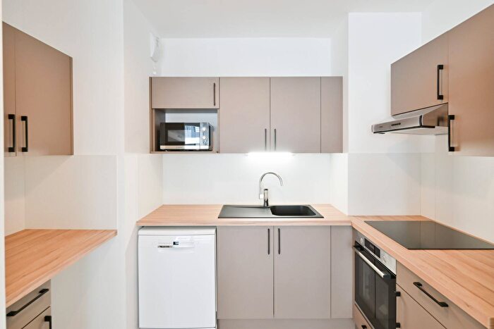 Appartement 4 pièces à Plateau-Grèves-Europe-Gare du Stade-Fossés Jean, Colombes, à louer