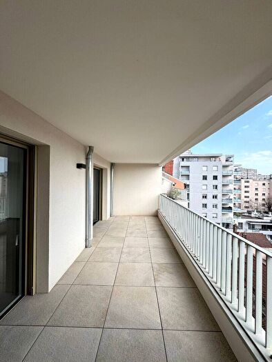 Appartement à louer - Gratte Ciel, Villeurbanne - 4 pièces - 3 chambres