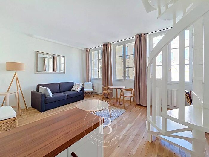 Odéon, Paris 6ème arrondissement : Appartement 2 pièces à louer