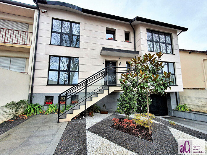 Appartement à louer - Chevilly-Larue, Larue - 3 pièces - 2 chambres