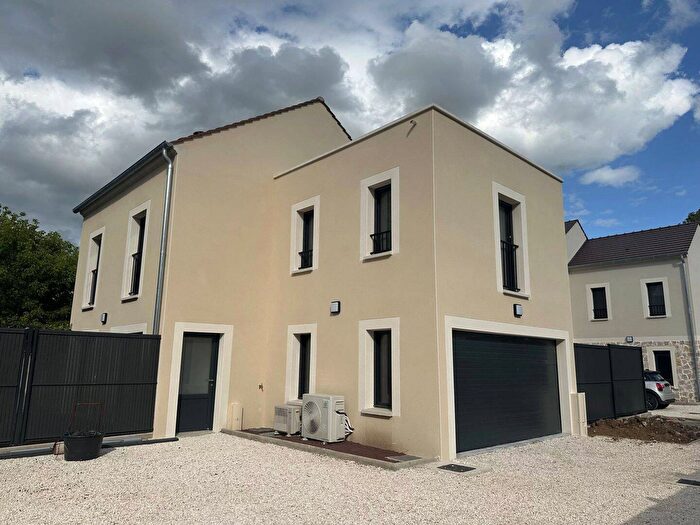 Maison 5 pièces à louer à Leclerc-Centre Ouest, Brie-Comte-Robert