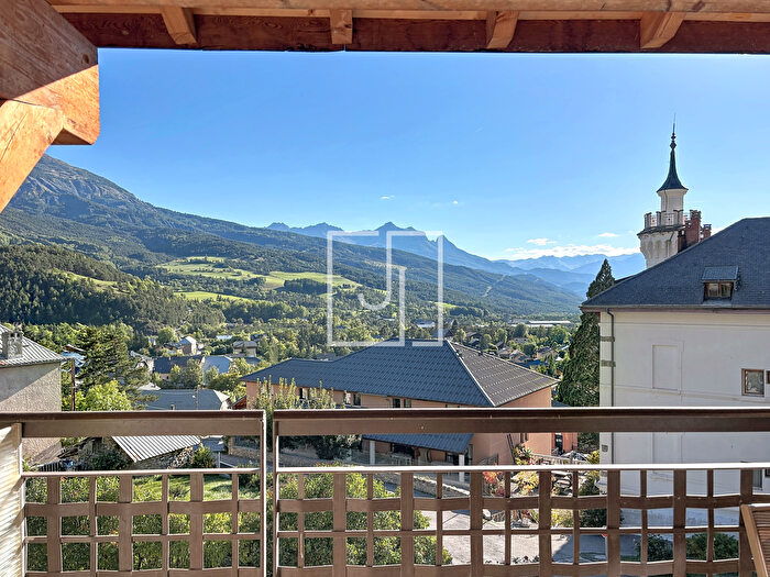 Appartement 3 pièces à Jausiers, à vendre