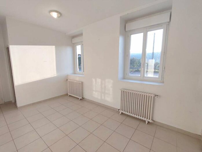 Appartement à louer - Hières-sur-Amby - 5 pièces - 3 chambres