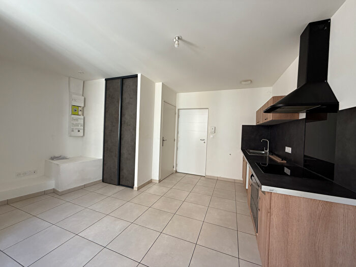 Appartement à louer - Aubenas, Centre-ville - 2 pièces - 1 chambre