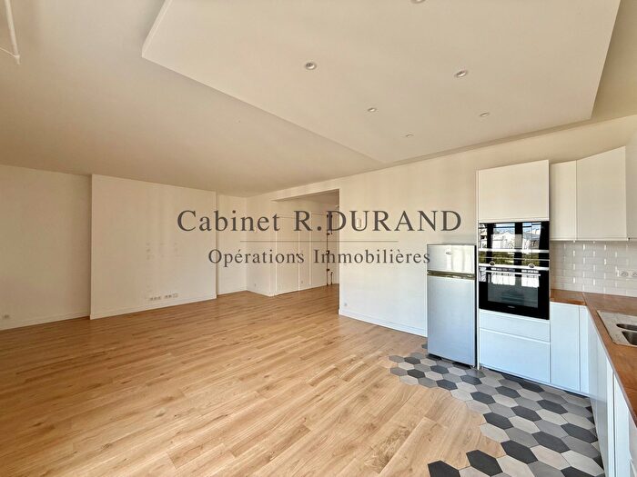 Courbevoie, Hôtel de ville - Appartement 3 pièces à vendre