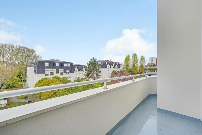 Appartement à vendre - La Garenne-Colombes, Centre Nord, Gare, Mairie - 4 pièces - 3 chambres