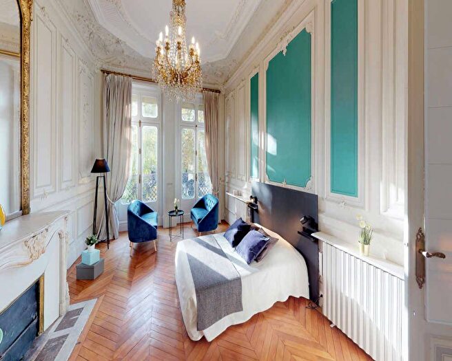 Appartement à louer - Trudaine-Maubeuge, Paris ème arrondissement - 5 pièces - 10 chambres