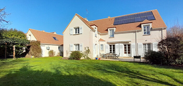 Maison 9 pièces à louer à Rambouillet, Villeneuve, Hippodrome