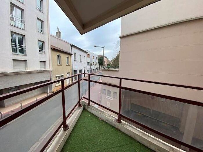 Appartement à louer - Oullins - 3 pièces - 2 chambres