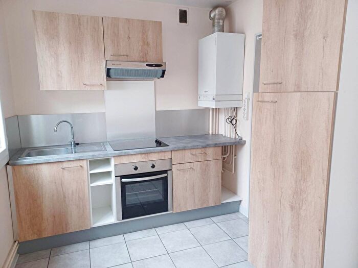 Appartement à louer - Aurillac - 2 pièces - 1 chambre