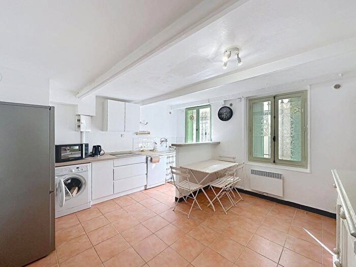 Appartement à louer - Carmes-Infirmieres-Thiers, Avignon - 3 pièces - 2 chambres