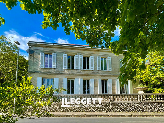 Maison 8 pièces à Cercoux, à vendre