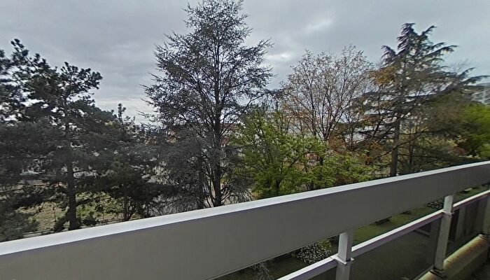 Appartement à louer - Villeurbanne, Croix Luizet - 4 pièces - 3 chambres