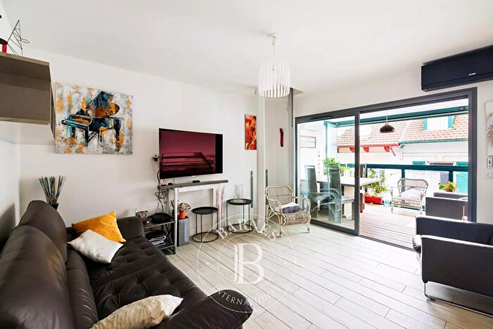 Appartement 5 pièces à Saint-Jean-de-Luz, Centre-ville, à vendre