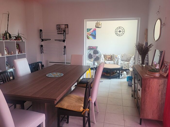 Appartement à vendre - Vinon-sur-Verdon - 4 pièces - 3 chambres