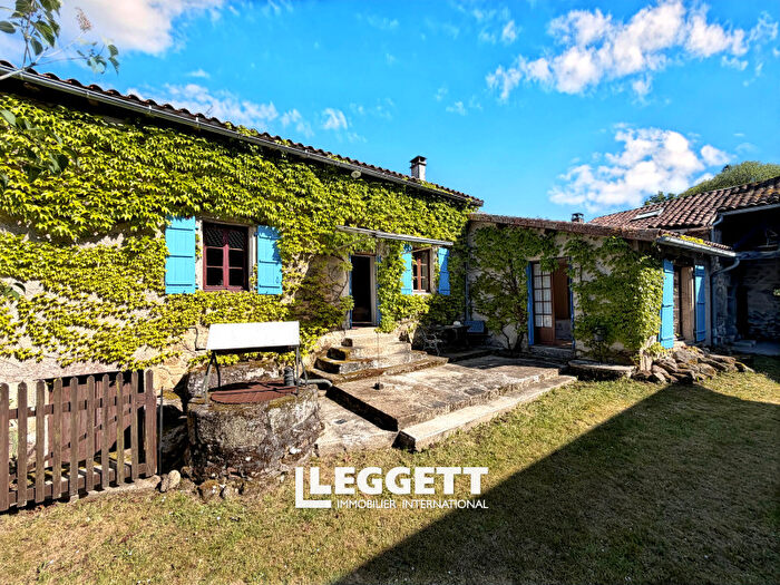 Maison 6 pièces à Piégut-Pluviers, à vendre