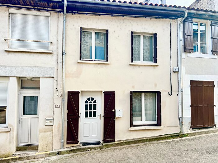 Maison à vendre - Availles-Limouzine - 5 pièces - 2 chambres