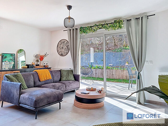 Appartement à louer - Échenevex - 3 pièces - 2 chambres