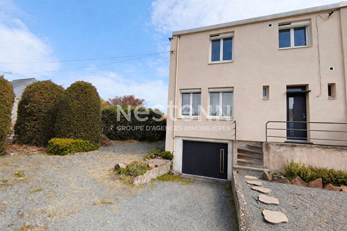 Maison à vendre - Vihiers - 4 pièces - 3 chambres