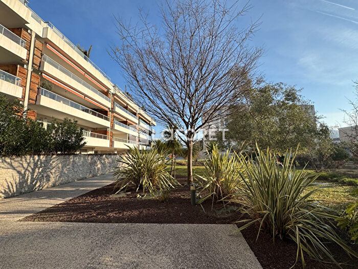 Appartement à vendre - Marseille e , Mazargues - 2 pièces - 1 chambre