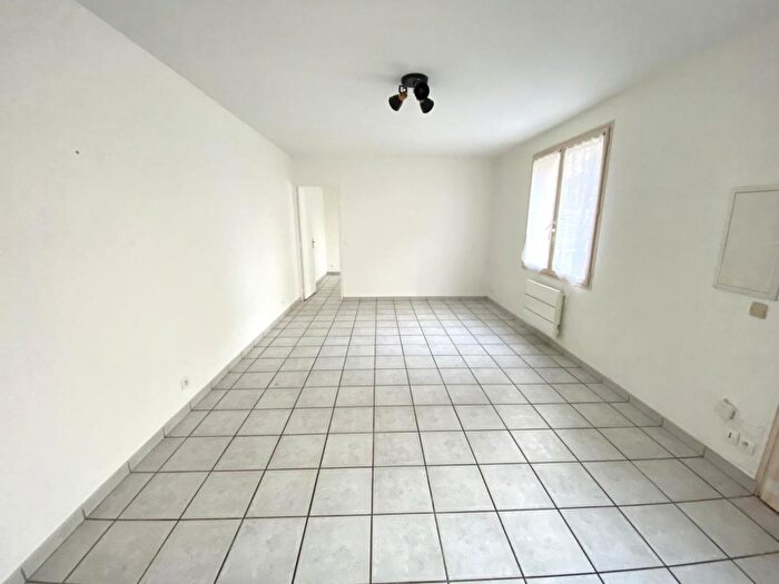 Appartement à louer - Coulommiers, Centre-ville - 2 pièces - 1 chambre