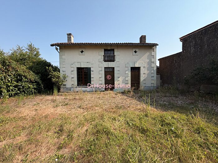 Maison 2 pièces à vendre à Angliers