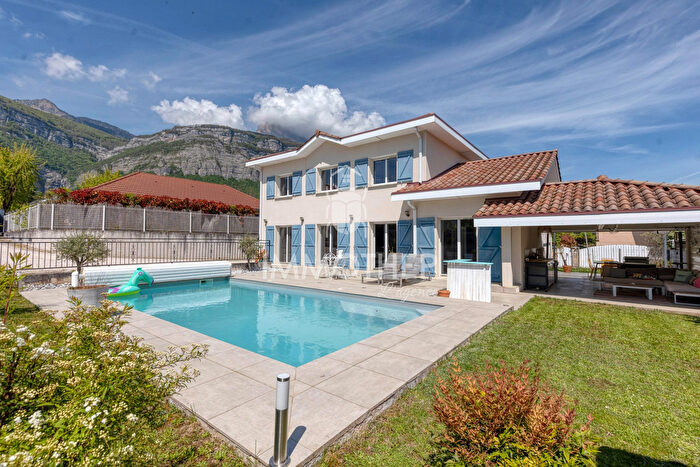 Maison 6 pièces à vendre à Bernin