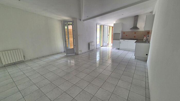 Appartement 2 pièces à Sallebuf, Salleboeuf, à louer