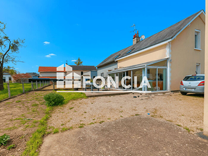 Maison à vendre - Nazelles-Négron - 5 pièces - 3 chambres