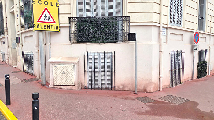 Appartement à vendre - Cannes, Prado, République - 1 pièce