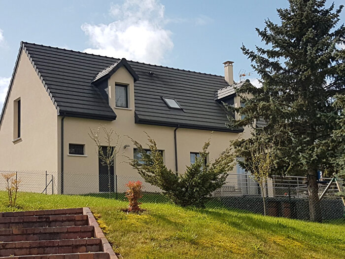 Saint-Fuscien : Maison 6 pièces à louer