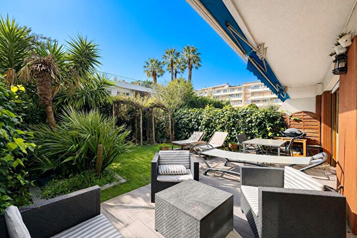 Appartement à vendre - Cannes, Petit Juas - 3 pièces - 2 chambres