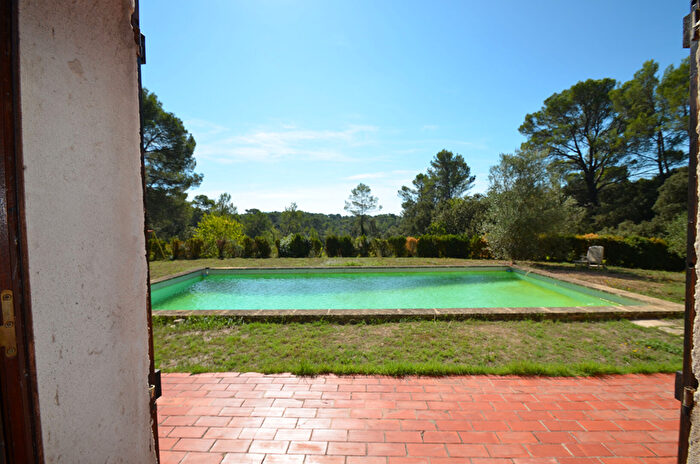 Maison à vendre - Flassans-sur-Issole - 6 pièces - 5 chambres