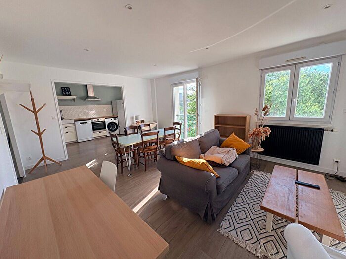 Le-Perollier, Écully - Appartement 3 pièces à louer