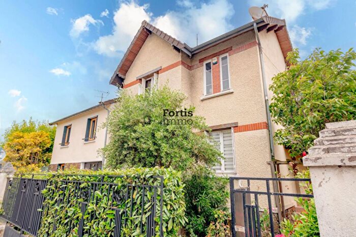 Maison à vendre - Dugny - 4 pièces - 3 chambres