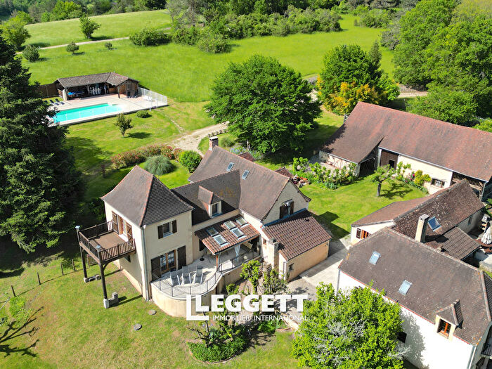 Maison à vendre - Rouffignac-Saint-Cernin-de-Reilhac - 12 pièces - 9 chambres