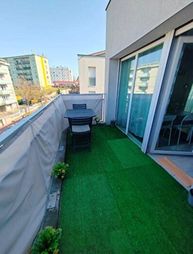 Appartement à louer - Centre, Décines-Charpieu - 2 pièces - 1 chambre