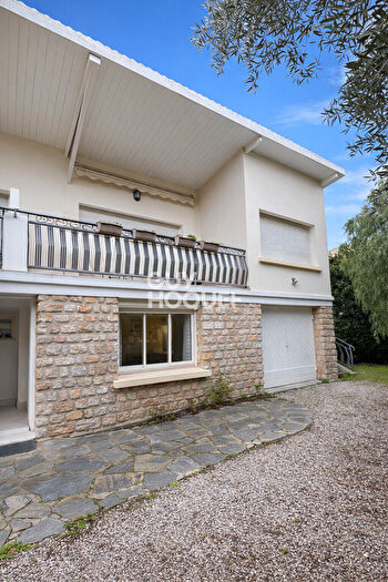 Appartement à vendre - Cavalaire-sur-Mer, Centre-ville - 4 pièces - 2 chambres