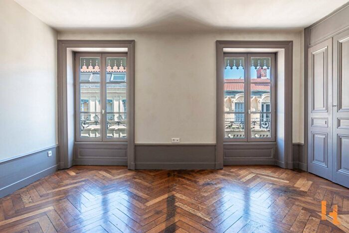 Appartement à louer - Lyon ème arrondissement - 3 pièces - 2 chambres