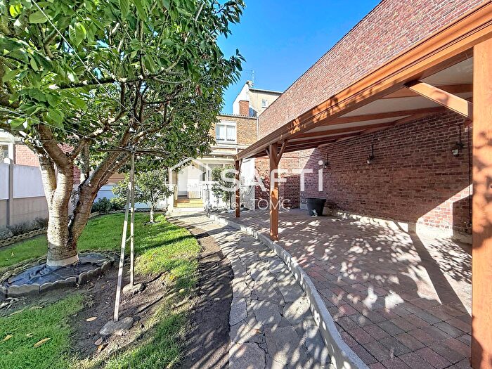 Lens, Nord Est : Maison 5 pièces à vendre