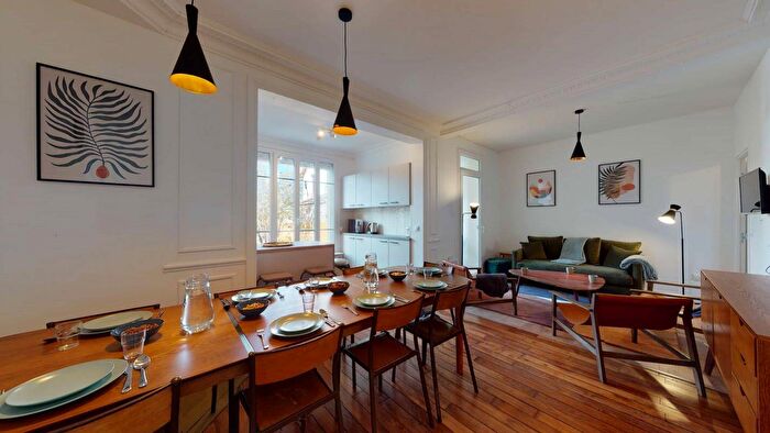 Appartement à louer - Gabriel Péri-Estienne dOrves, Colombes - 1 pièce - 8 chambres