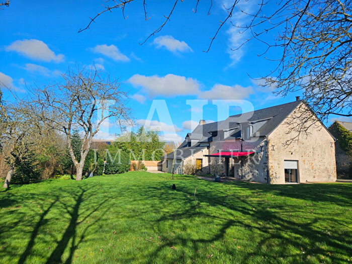 Saint-Léonard-des-Bois - Maison 8 pièces à vendre