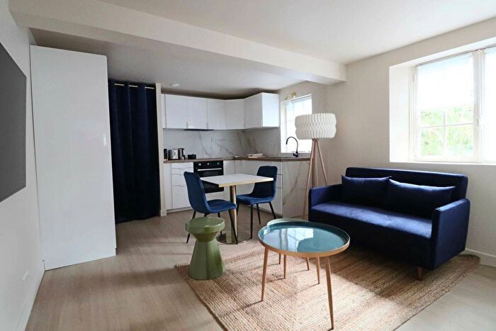 Appartement à louer - La Celle-Saint-Cloud - 2 pièces - 1 chambre