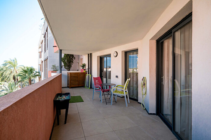 Appartement à vendre - Hyères, Gare, Godillot - 4 pièces - 3 chambres