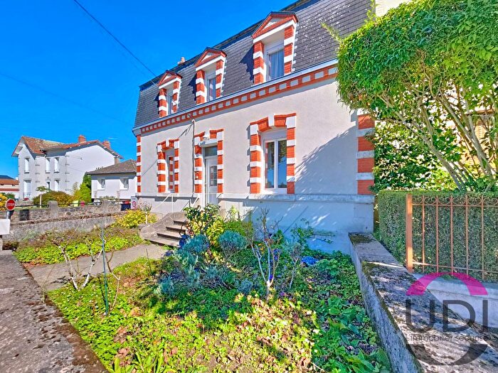 Maison à vendre - Évaux-les-Bains - 5 pièces - 4 chambres