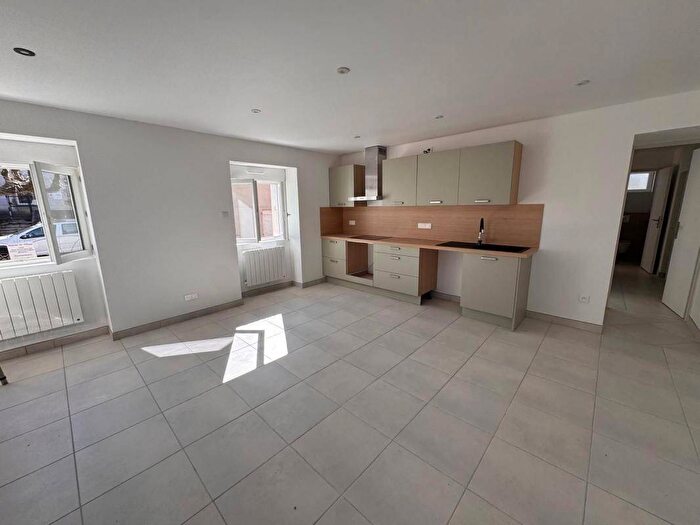 Maison à louer - Robiac-Rochessadoule - 4 pièces - 3 chambres