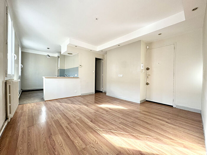 Appartement à louer - Nîmes, Jean Jaurès - 2 pièces - 1 chambre