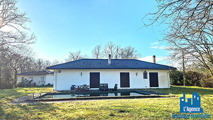 Maison à vendre - Saint-Aubin-de-Médoc - 7 pièces - 5 chambres